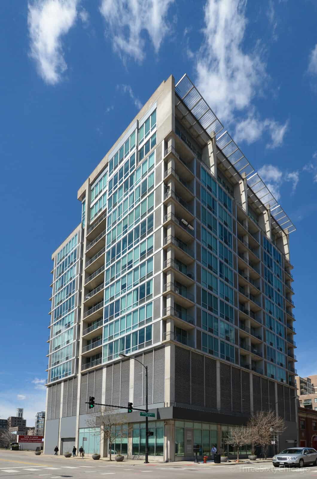 Platinum Tower Condos For Sale - 700 W Van Buren, Chicago, IL